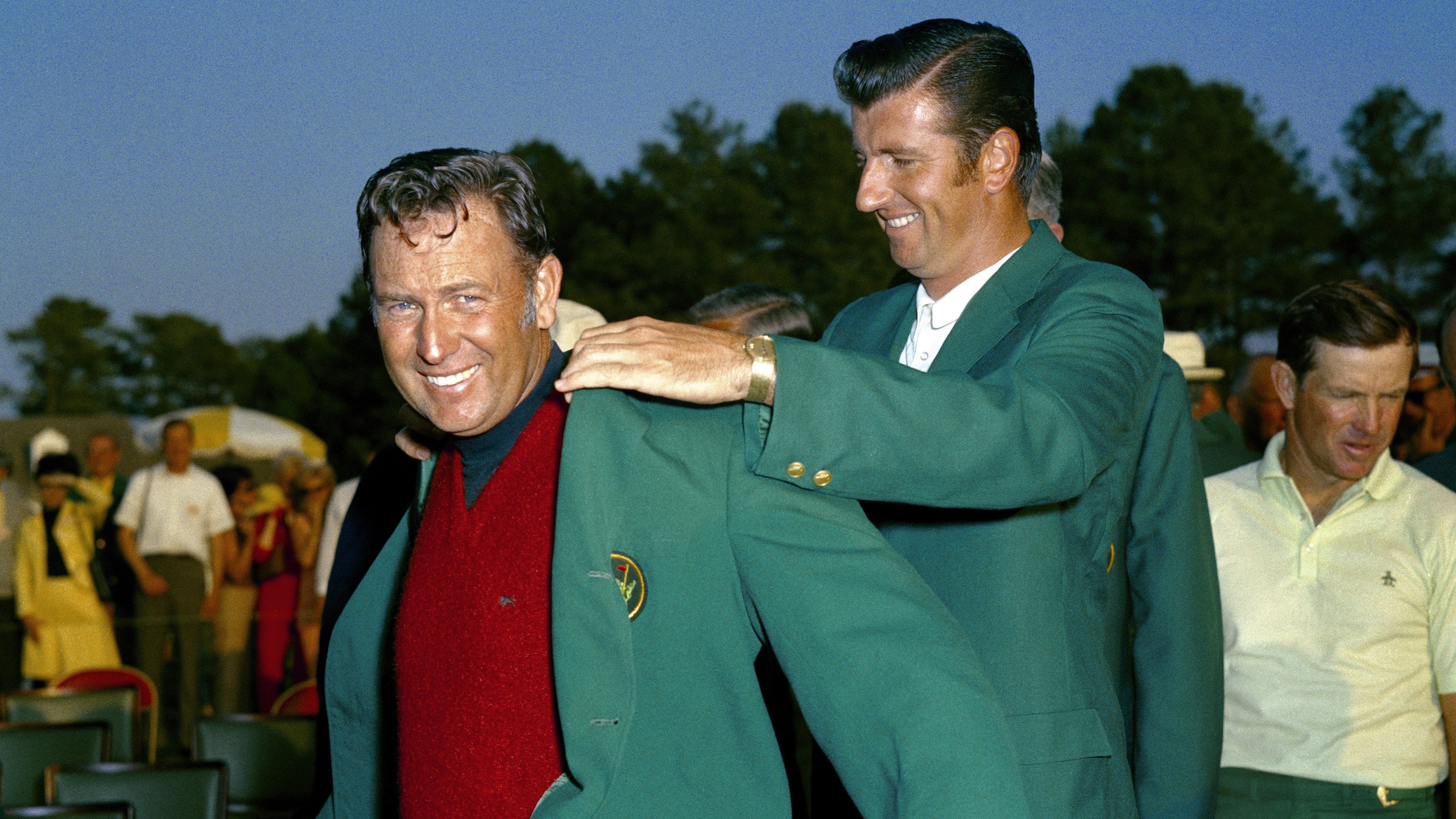 George Archer presents the Green Jacket to Billy Casper following the ...